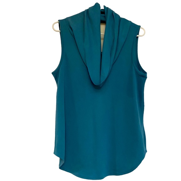 Le Lis | Tops | Le Lis Teal Sleeveless Swag Neck With Small Cut Out ...
